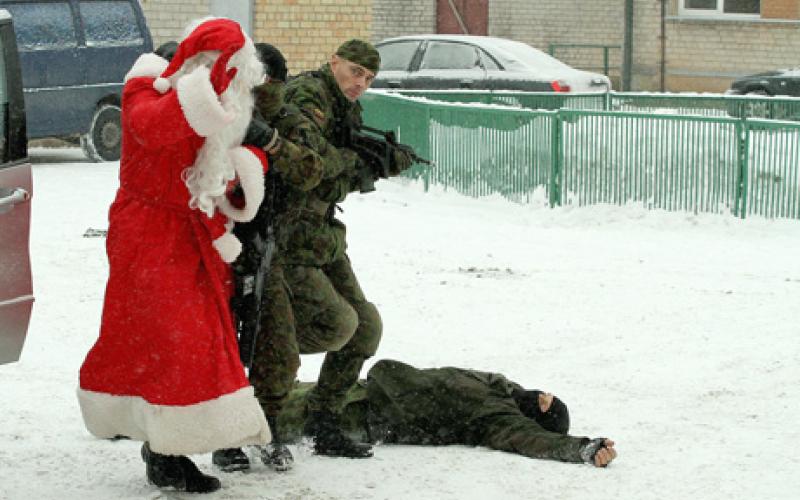 Kariai išvadavo Kalėdų Senelį | Šiaulių kraštas