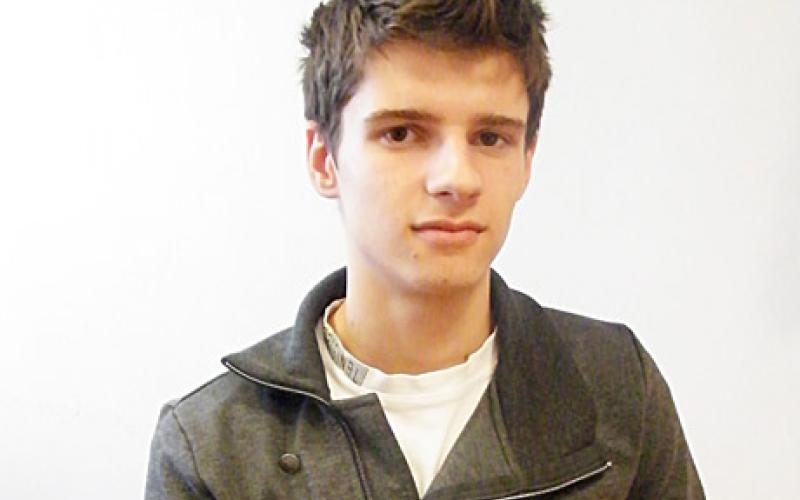 Gimnazistas kuria metalines rožes ir boružes | Šiaulių kraštas