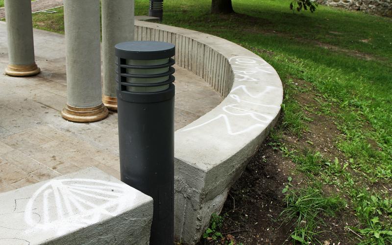 Dažais išterliotas Saulės Laikrodžio aikštės portikas | Šiaulių kraštas